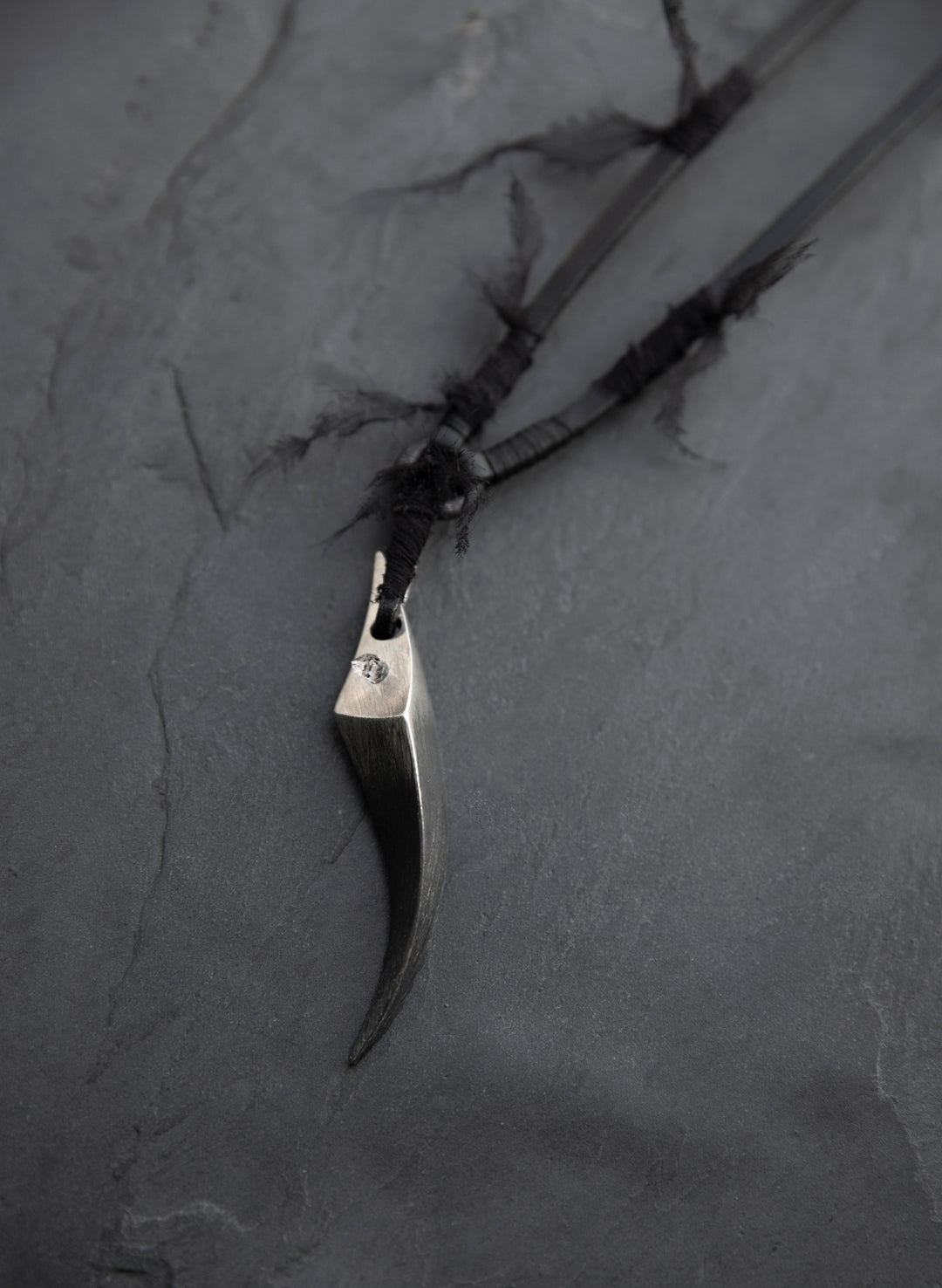 Silver Silk Claw necklace – Anu Tera